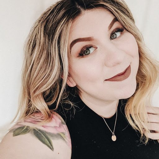 youtubeuse québécoise - PLAYBOARD