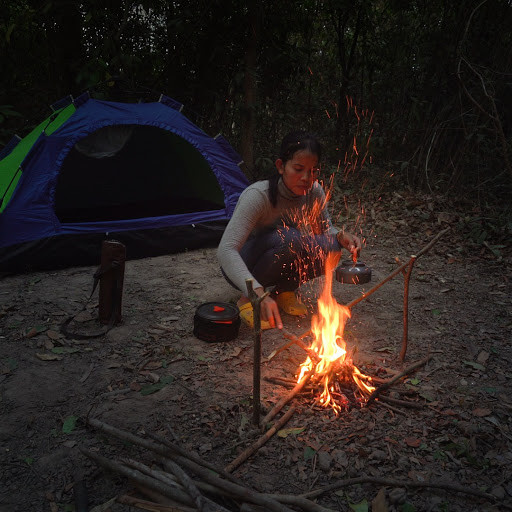 girl live off grid - PLAYBOARD